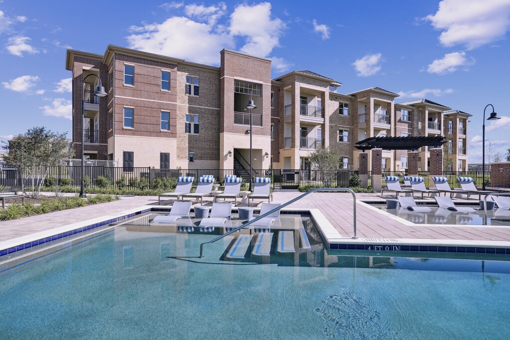 Luxury Apartments in Prosper, TX | Lakeview at the Gates