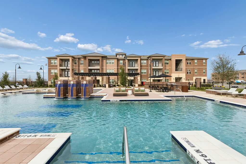 Luxury Apartments in Prosper, TX | Lakeview at the Gates